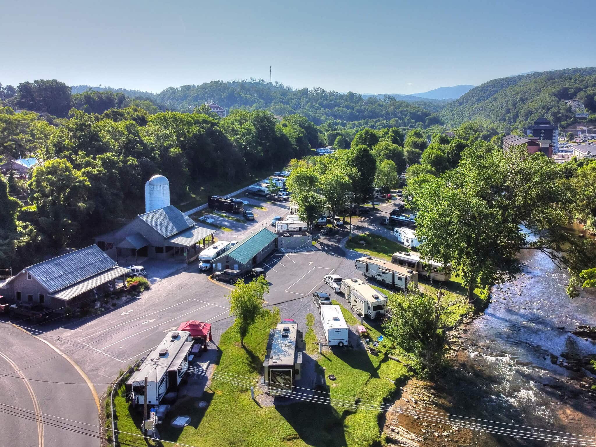 Camp Riverslanding - RV Camping in Pigeon Forge, TN